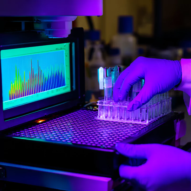 Precision Optical Quartz Glass for Laser & Lab Systems | TOQUARTZ®